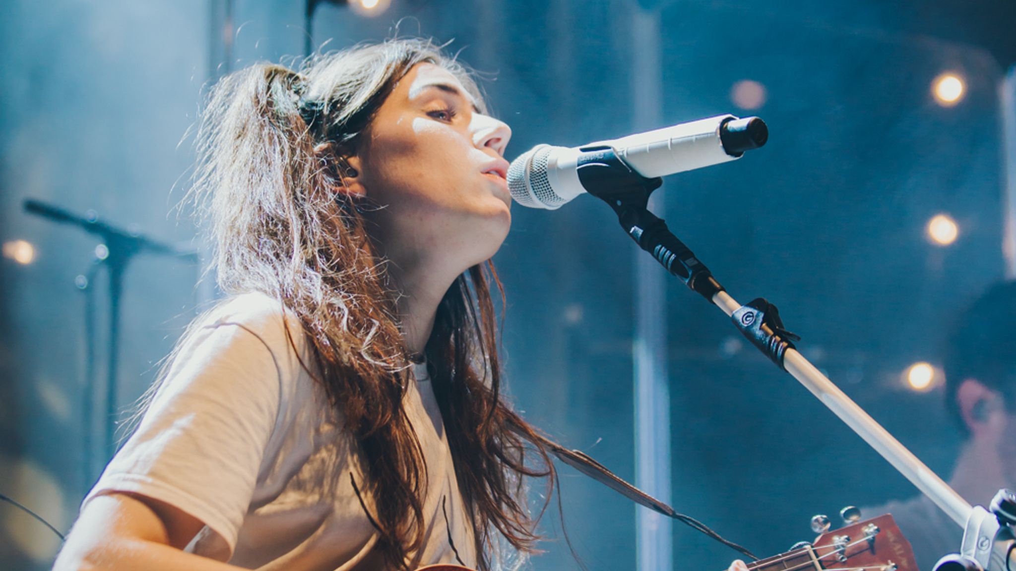 Dodie talks mental health and 'un-creaking' her touring muscles ahead ...