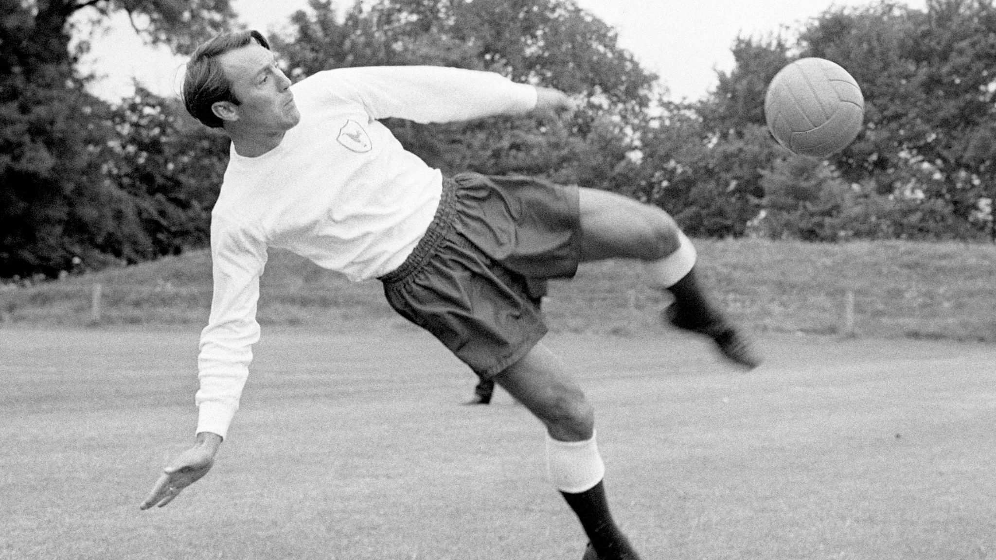 Jimmy Greaves: Tottenham Hotspur and England legend's life in pictures ...