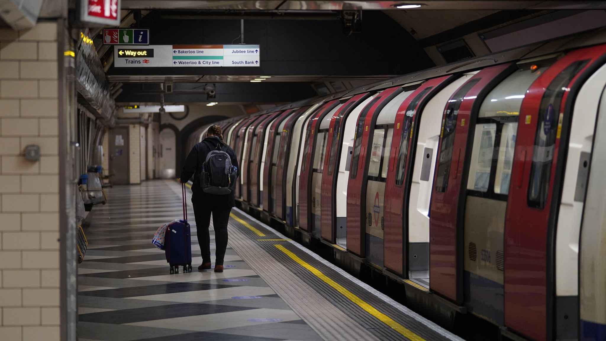 London commuter killed on tracks after falling through gap at Tube ...