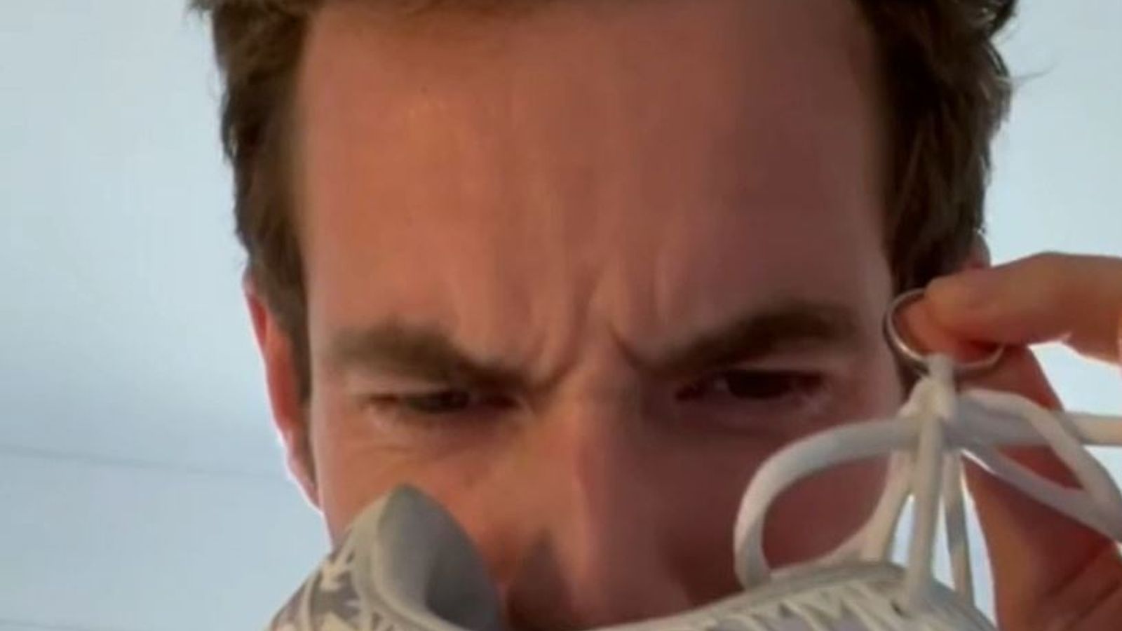 Andy Murray's wedding ring returned... along with smelly tennis shoes ...