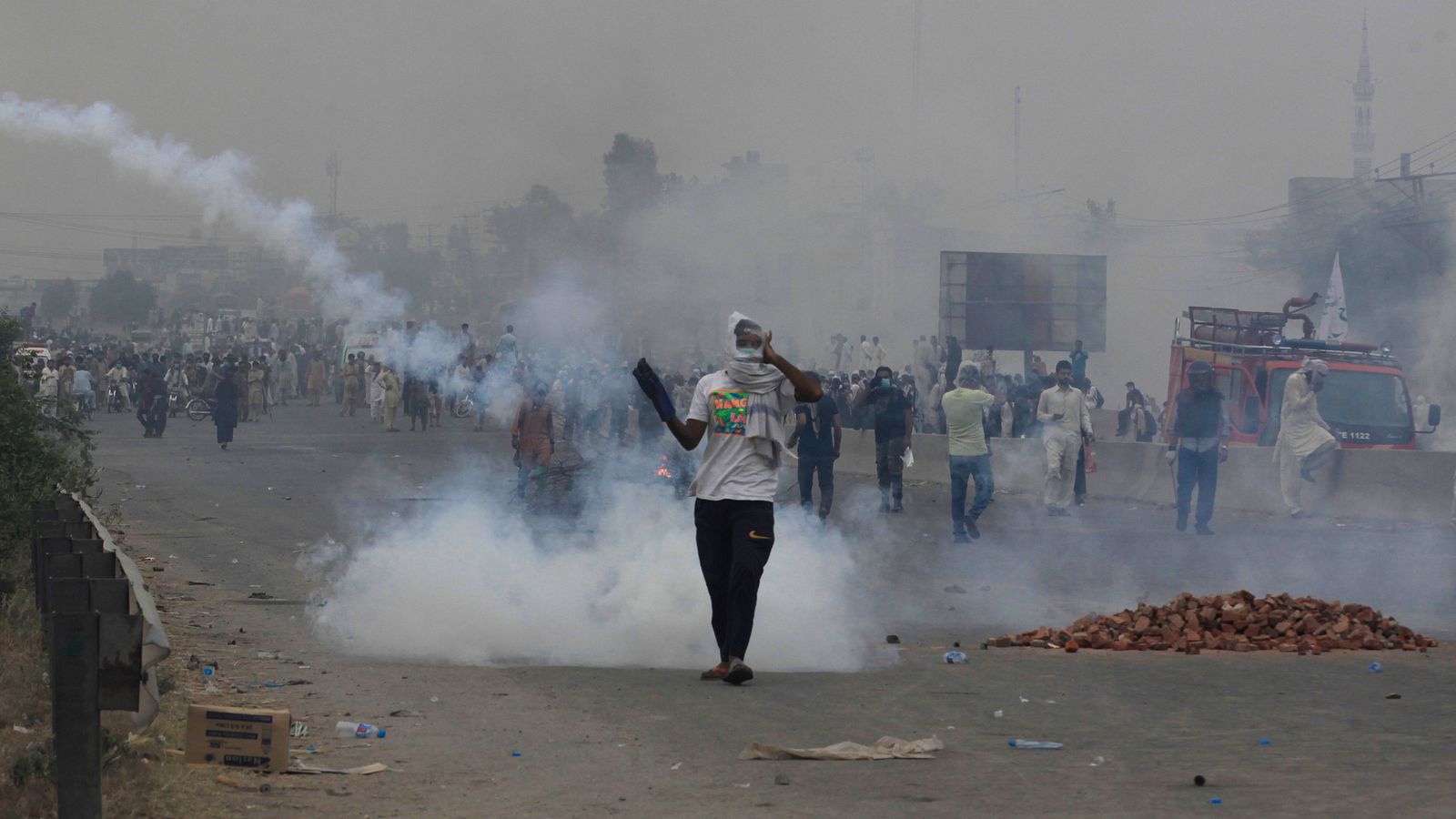 Pakistan: At least four dead as banned Islamist group TLP continues ...