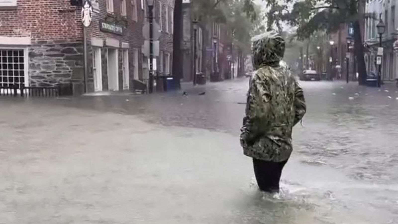 Video: Virginia suffers severe flooding after heavy rain hits US East ...