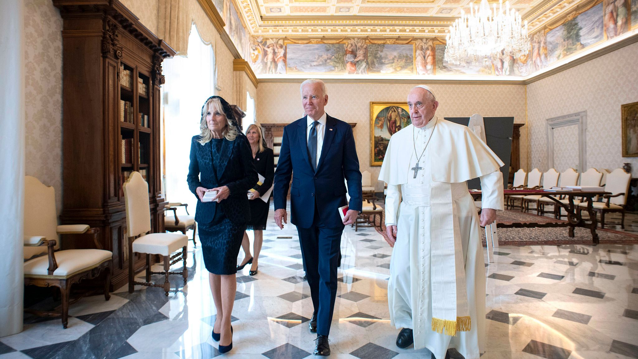 US President Biden hails Pope's leadership in fighting climate crisis ...