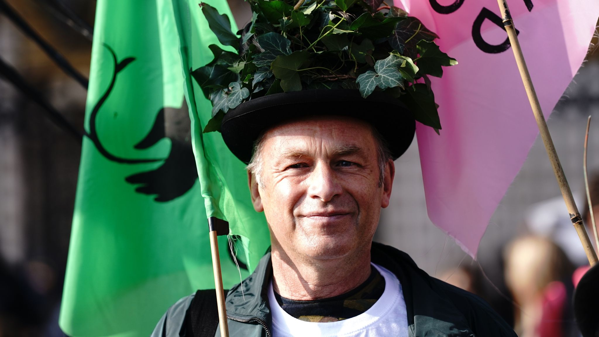 Chris Packham visits Buckingham Palace to call on Royal Family to ...