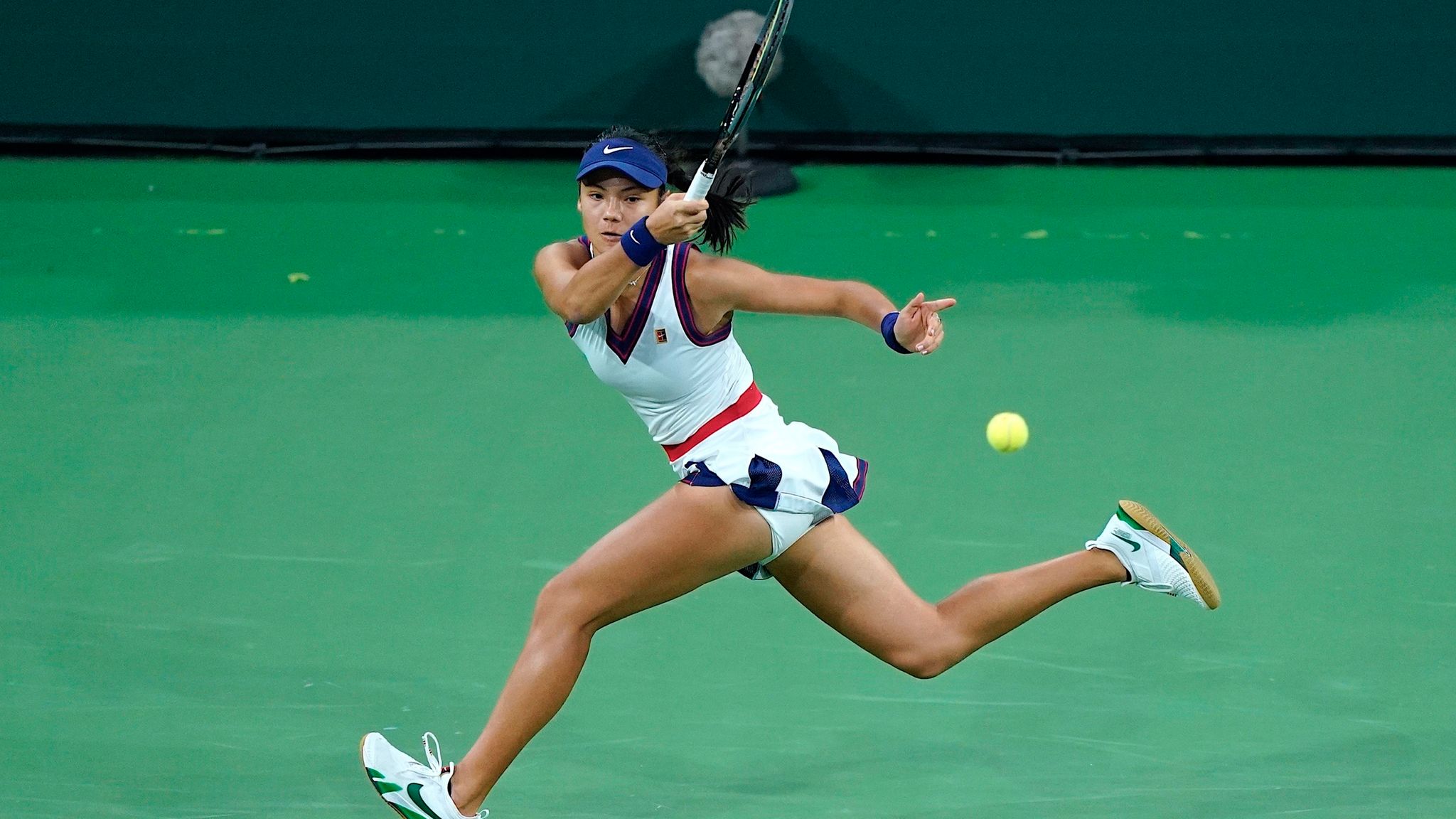 Emma Raducanu: British tennis star, 18, loses first match since winning ...