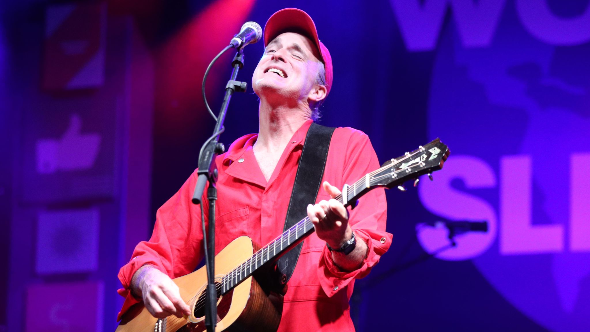 Travis singer Fran Healy 'mauled' by sausage dog he tried to save from ...