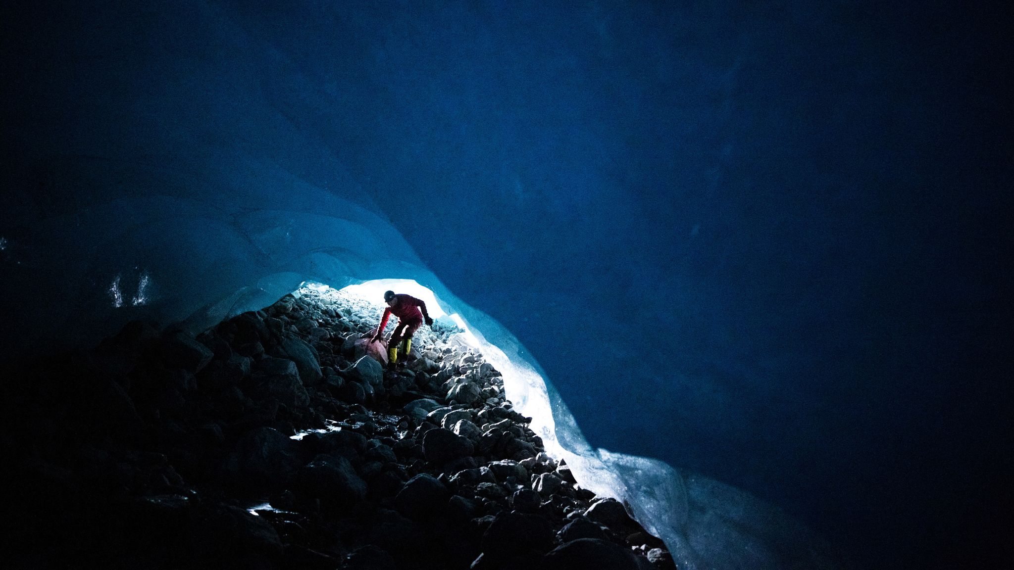 Stunning pictures show inside otherworldly ice caves appearing in the ...
