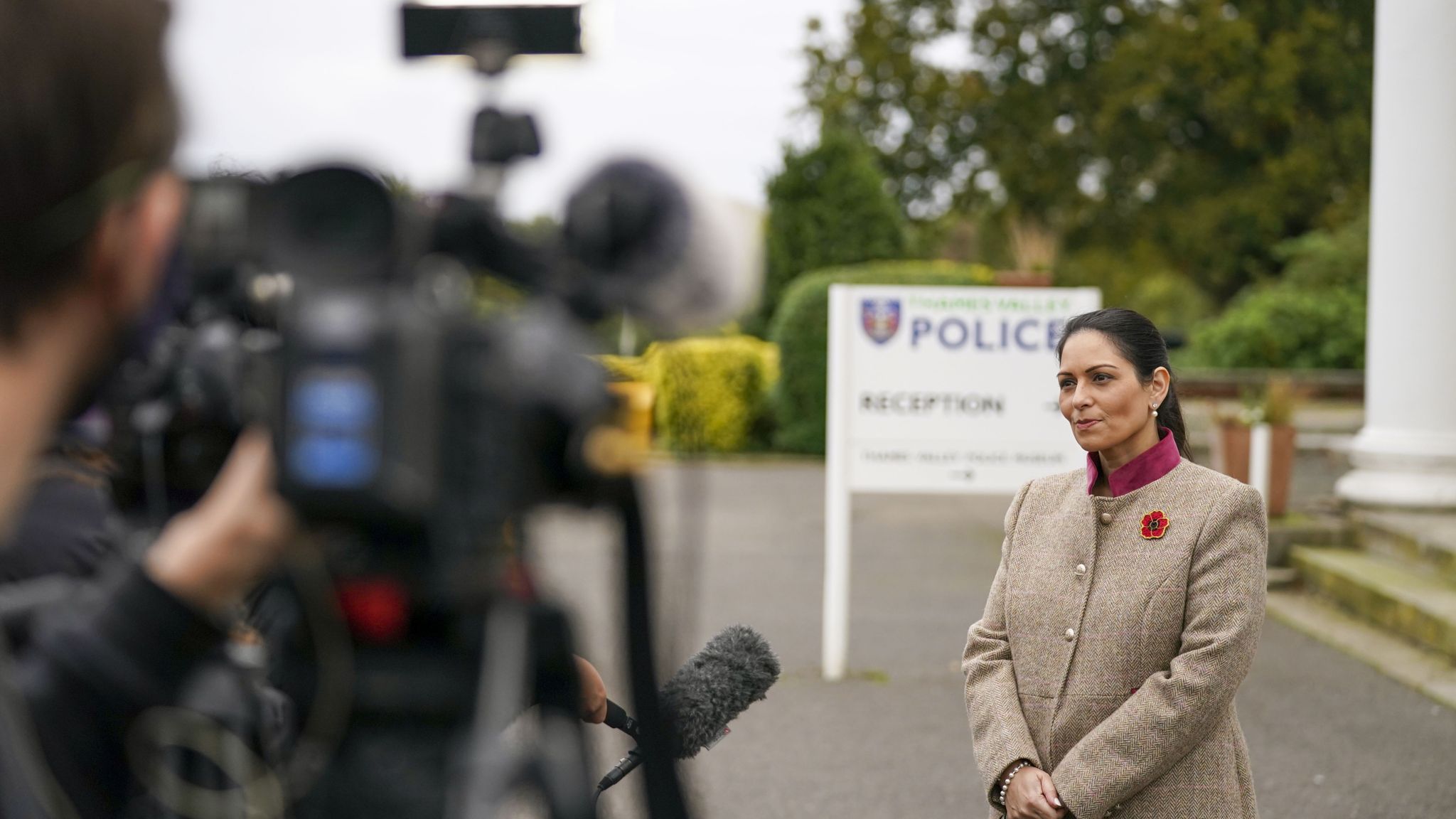 Police officers should have licence and face sack if they fail ...