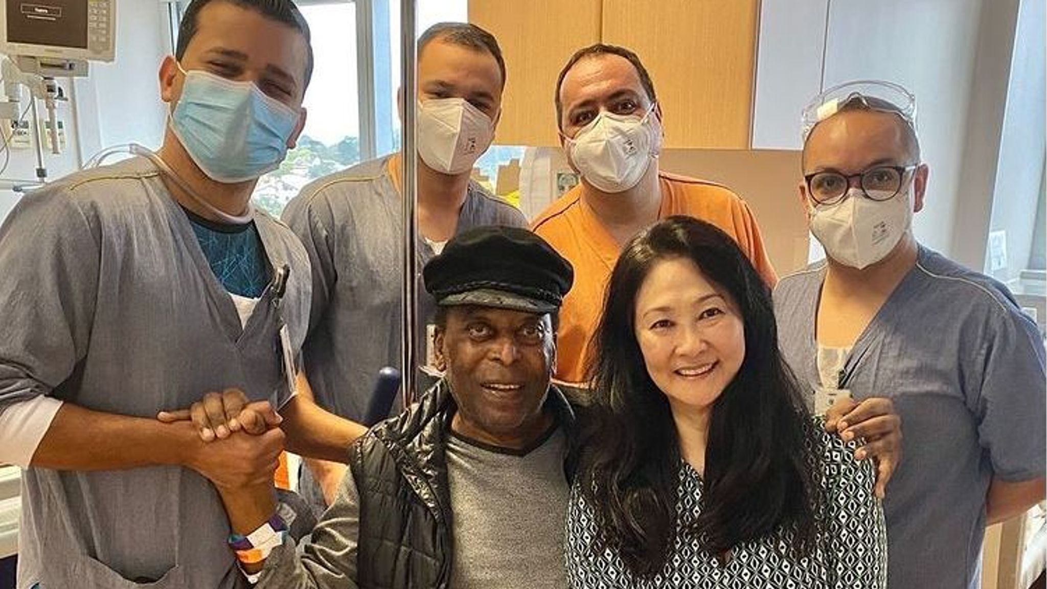 Pele leaves hospital after colon tumour removed during surgery | World ...