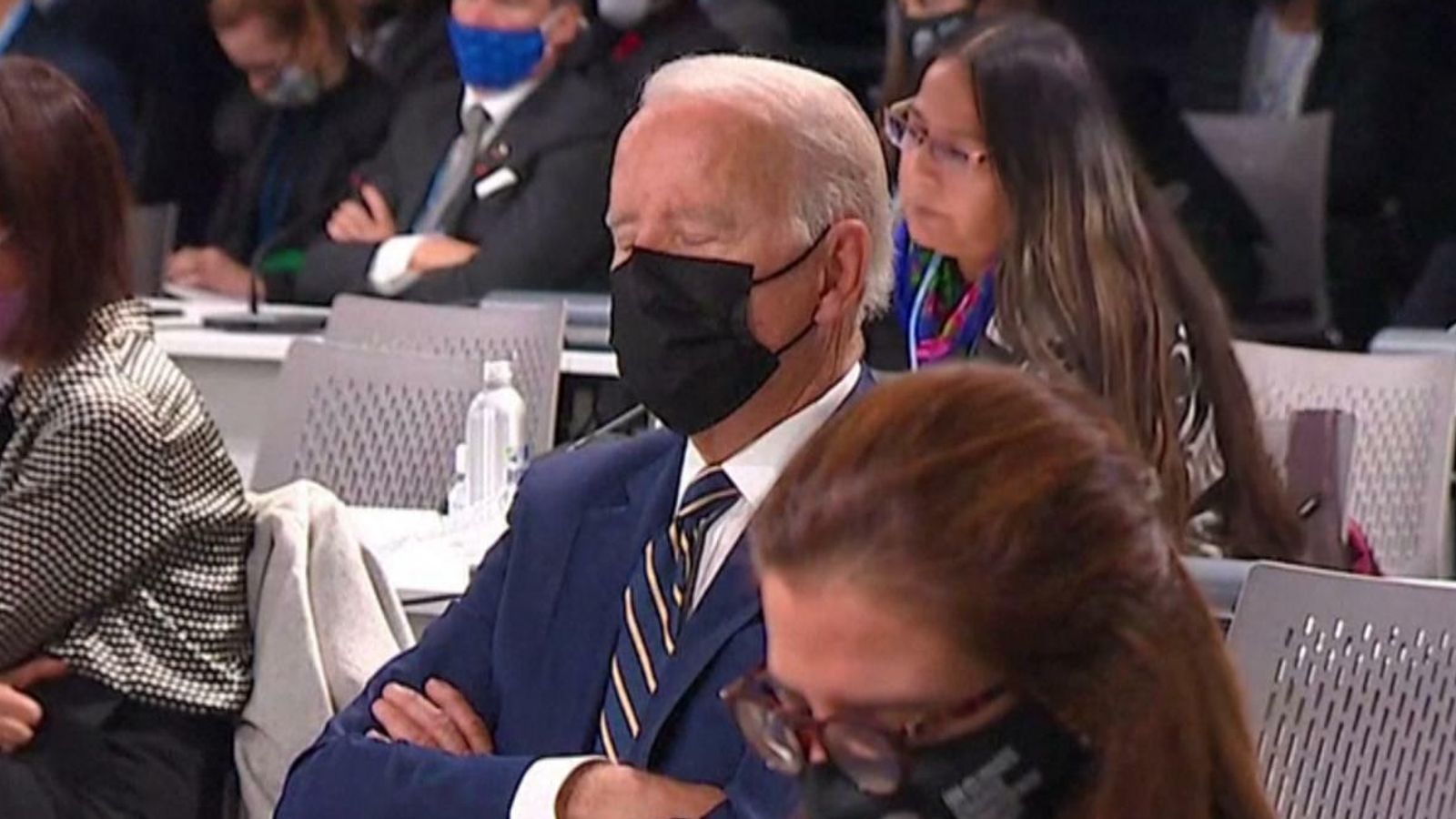 Cop26 Joe Biden Appears To Fall Asleep Before Giving A Speech At Cop26