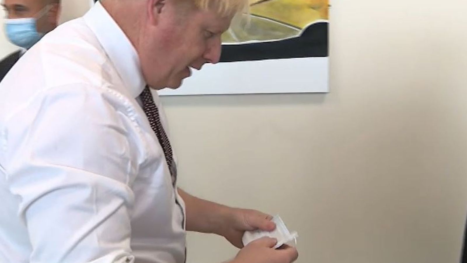 COVID-19: 'Mask on!' Prime minister reminded to wear face covering in ...