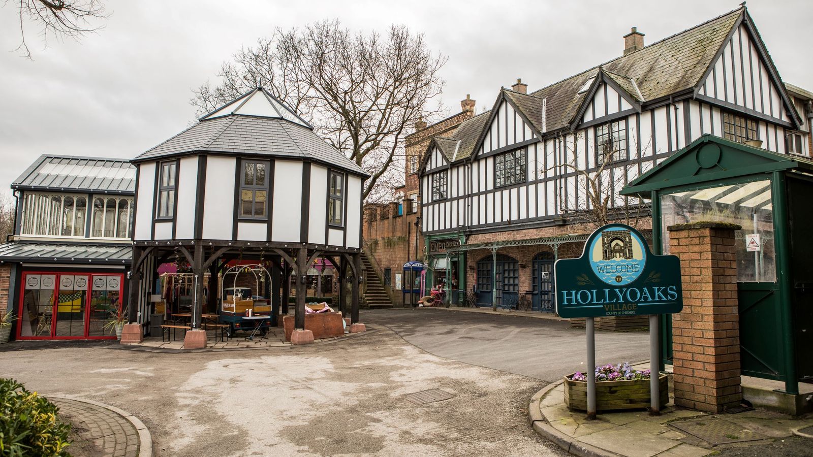 Hollyoaks star Sarah Jayne Dunn to leave soap after OnlyFans account ...