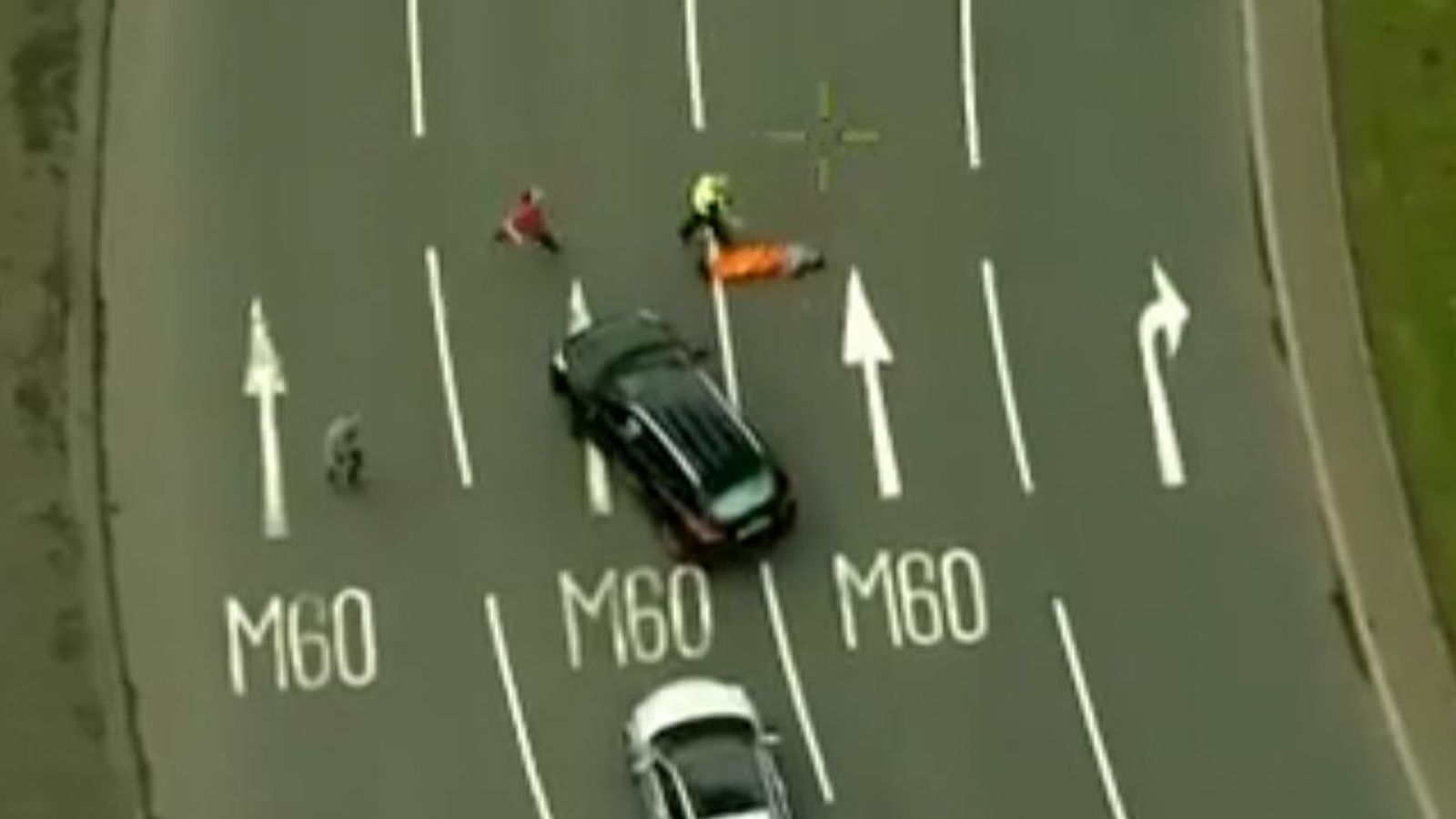 Video: Man throws shotgun out of window during high-speed chase in ...