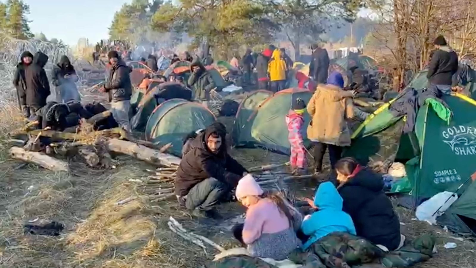What is causing the migrant crisis at the Belarus-Poland border ...