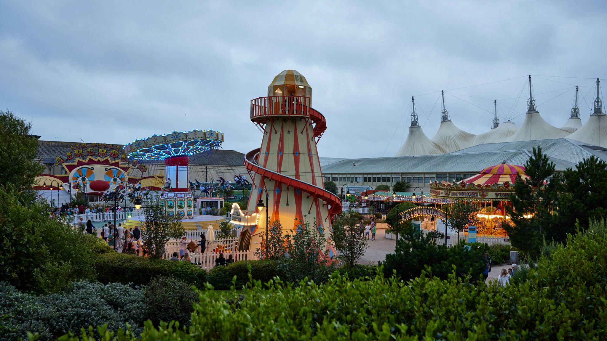 Asda and Punch Pubs owners among suitors for £600m holiday camp chain ...