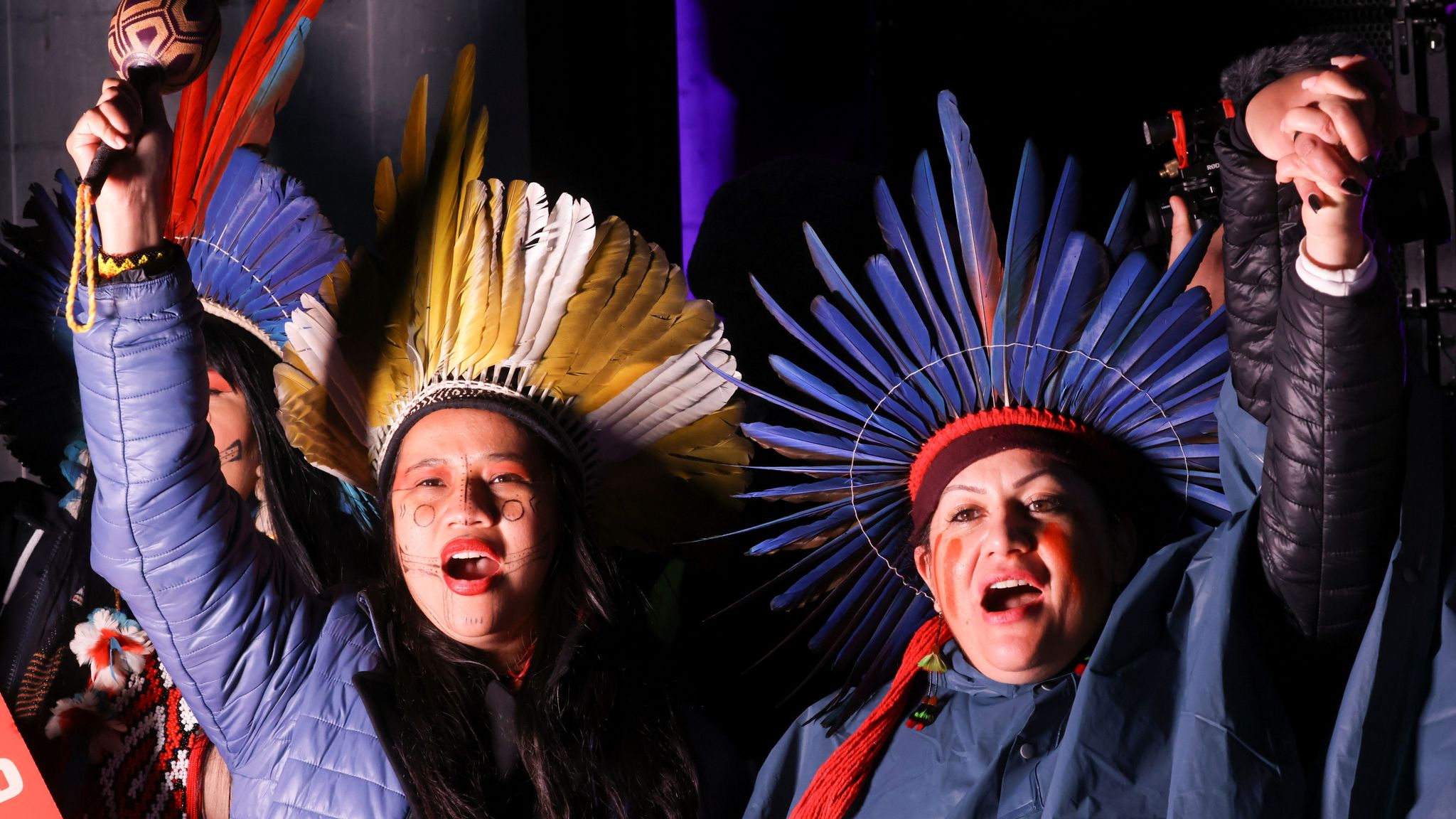 COP26: Tens of thousands march to demand action on biggest day of ...