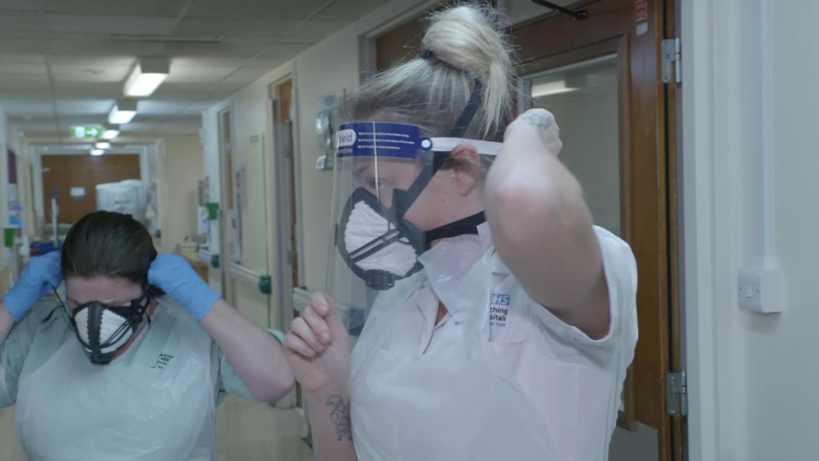COVID-19: Christmas Day on a coronavirus ward at the Royal Preston ...