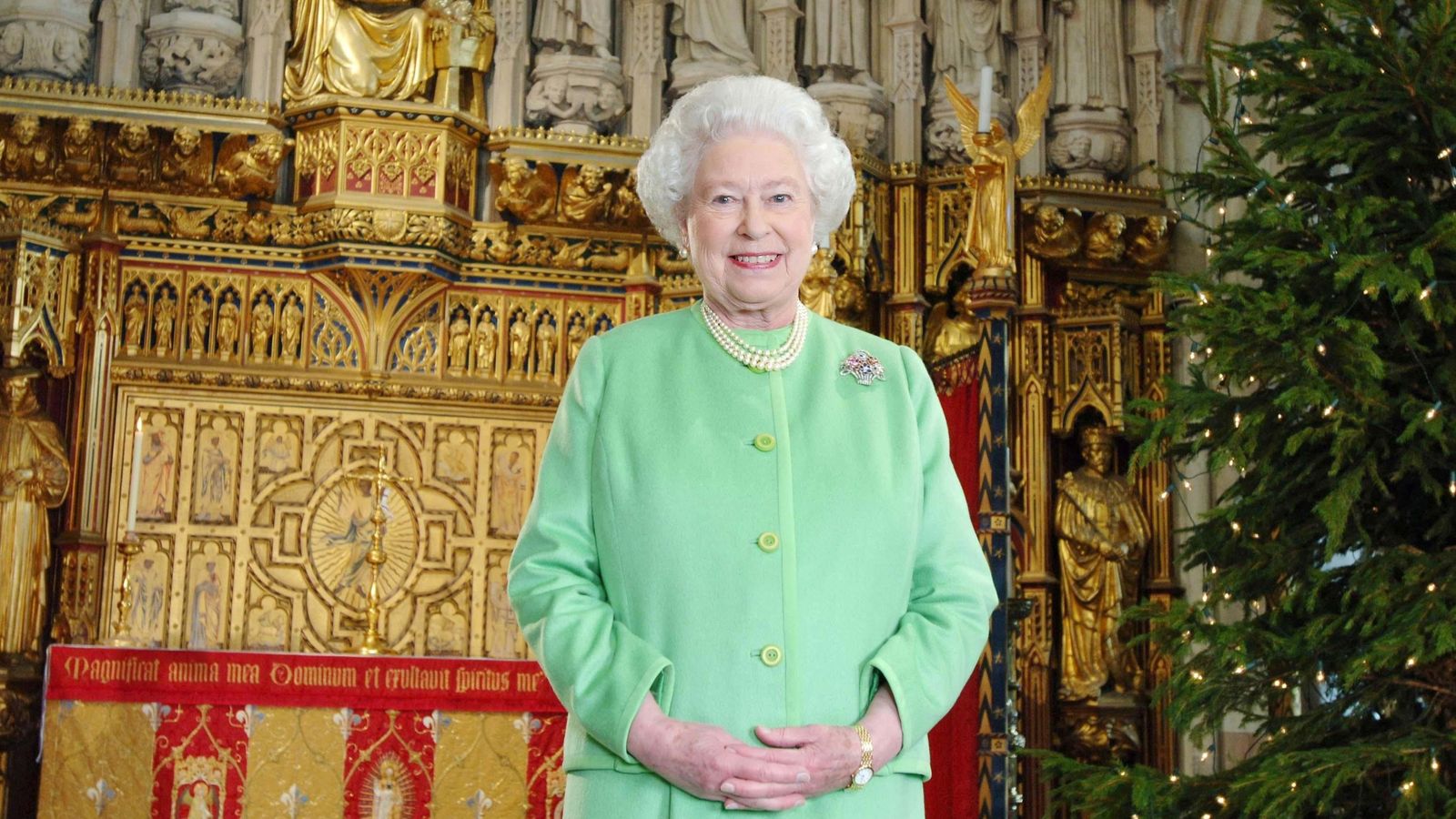 The Queen's 10 most memorable Christmas messages - From 1952 to 'annus ...
