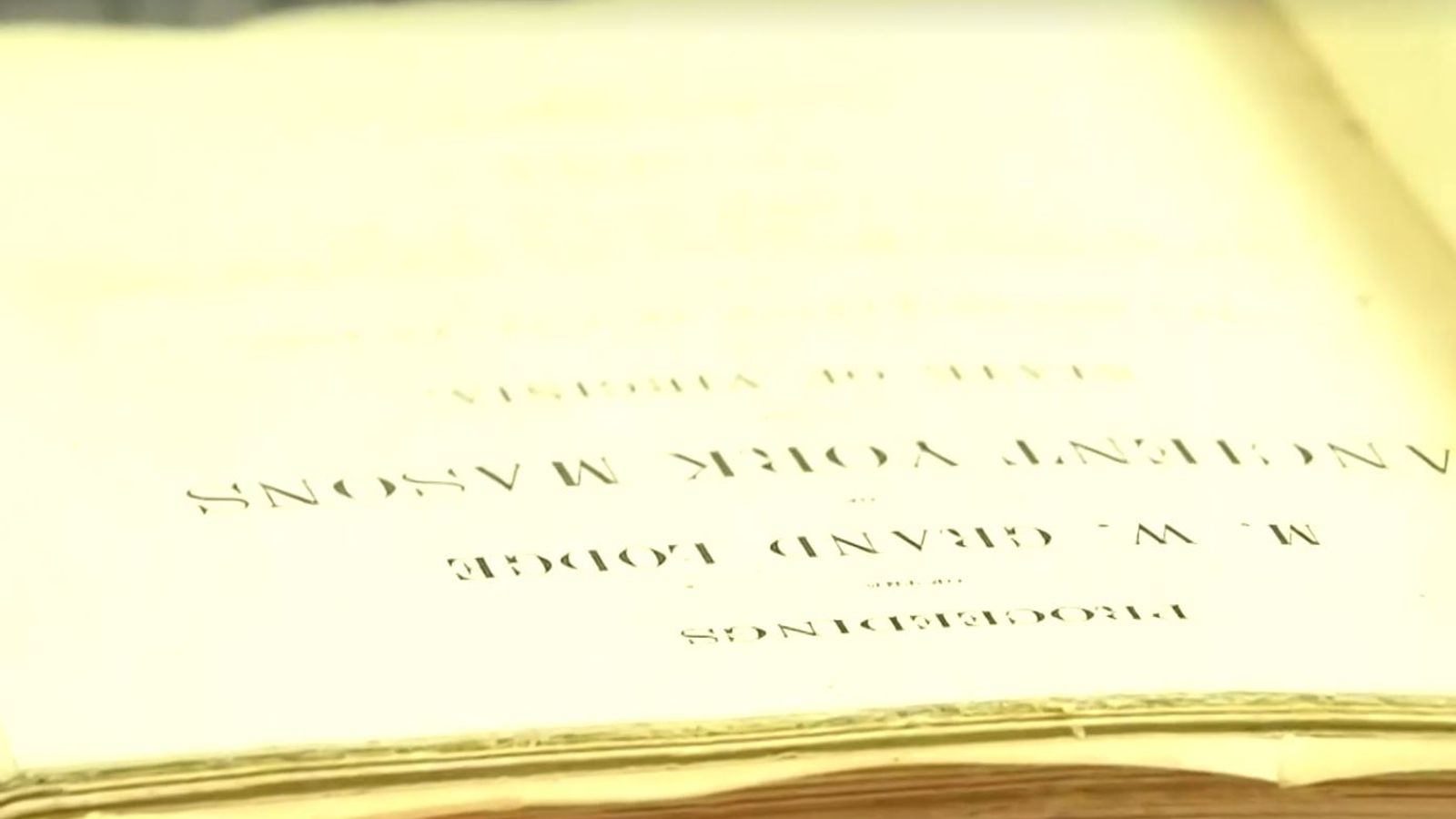 Robert E Lee statue: Time capsule discovered under Confederate statue ...