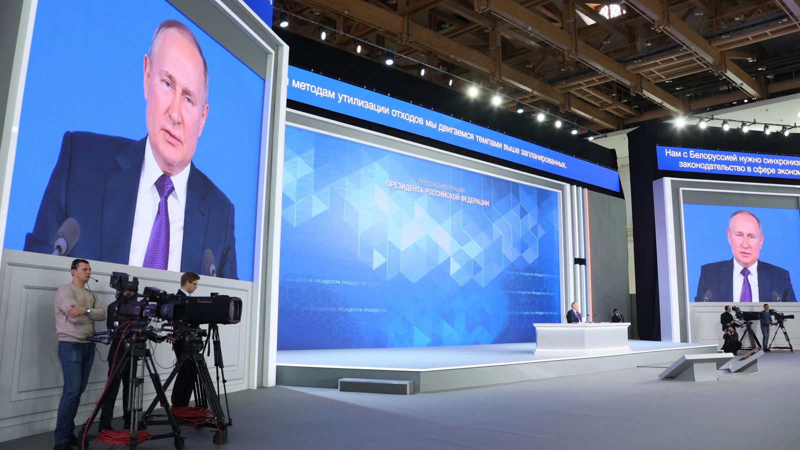 Vladimir Putin reinforces notion of 'Fortress Russia' as he takes aim ...