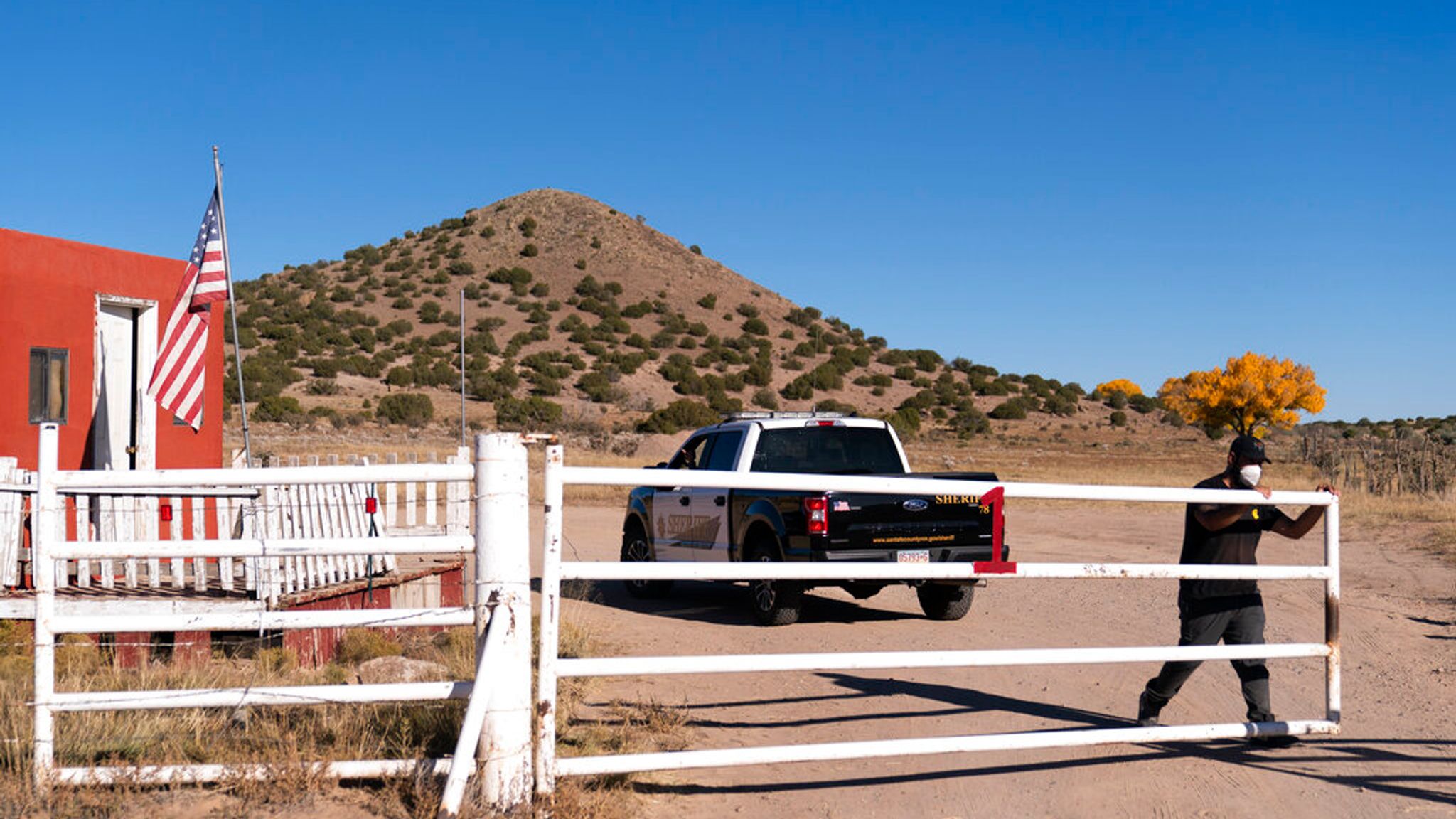Alec Baldwin film shooting: Police investigate premises of firearms ...