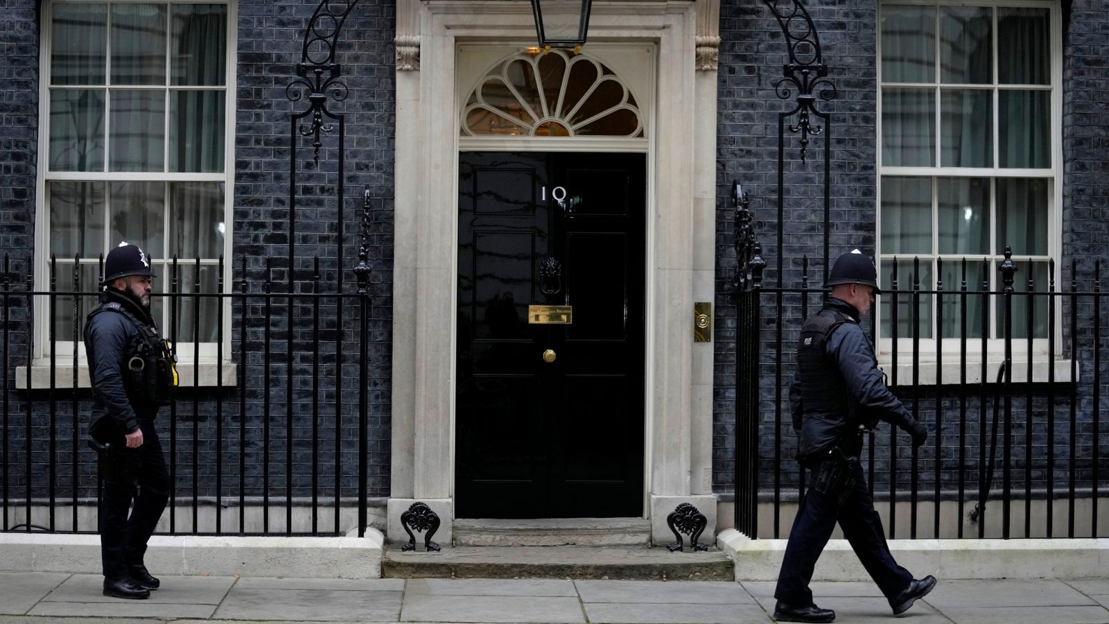 Boris Johnson receives Sue Gray's report into Downing Street parties ...