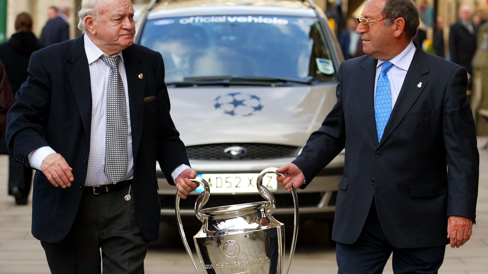 Paco Gento: Ex-Real Madrid player and honorary president dies aged 88 ...