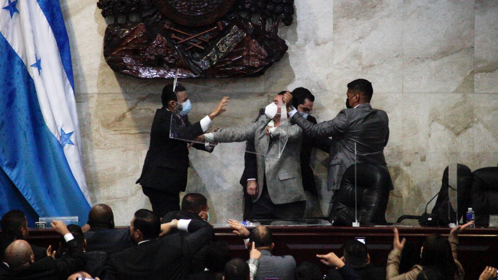 Honduras: Chaos in congress as politicians brawl over election of new ...