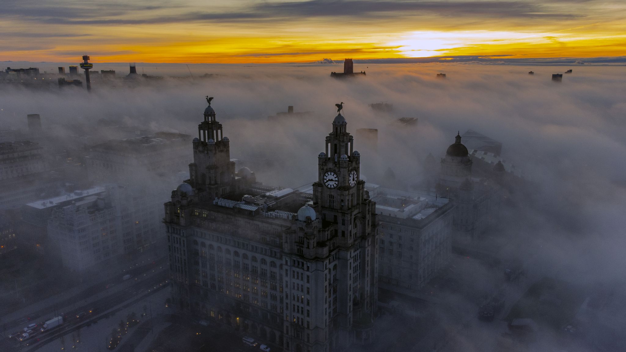 UK weather: Frost and fog bringing hazardous driving conditions to ...