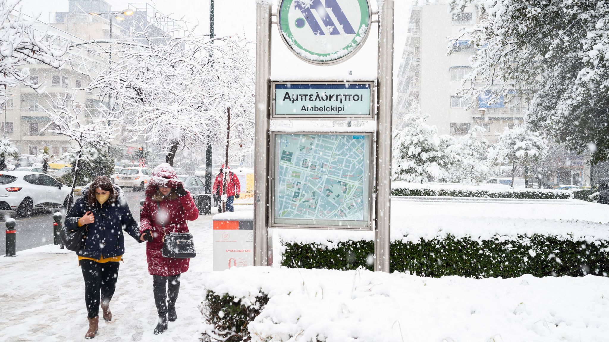 Heavy snowfall hits Turkey and Greece as Istanbul Airport closed to ...