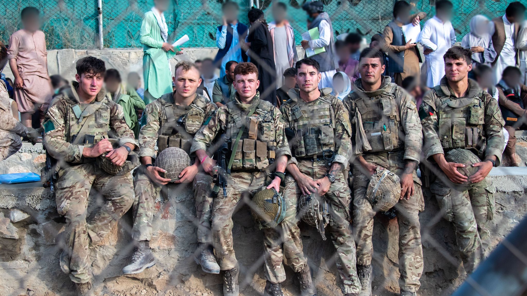 Afghanistan: British troops given medal recognising Kabul evacuation ...