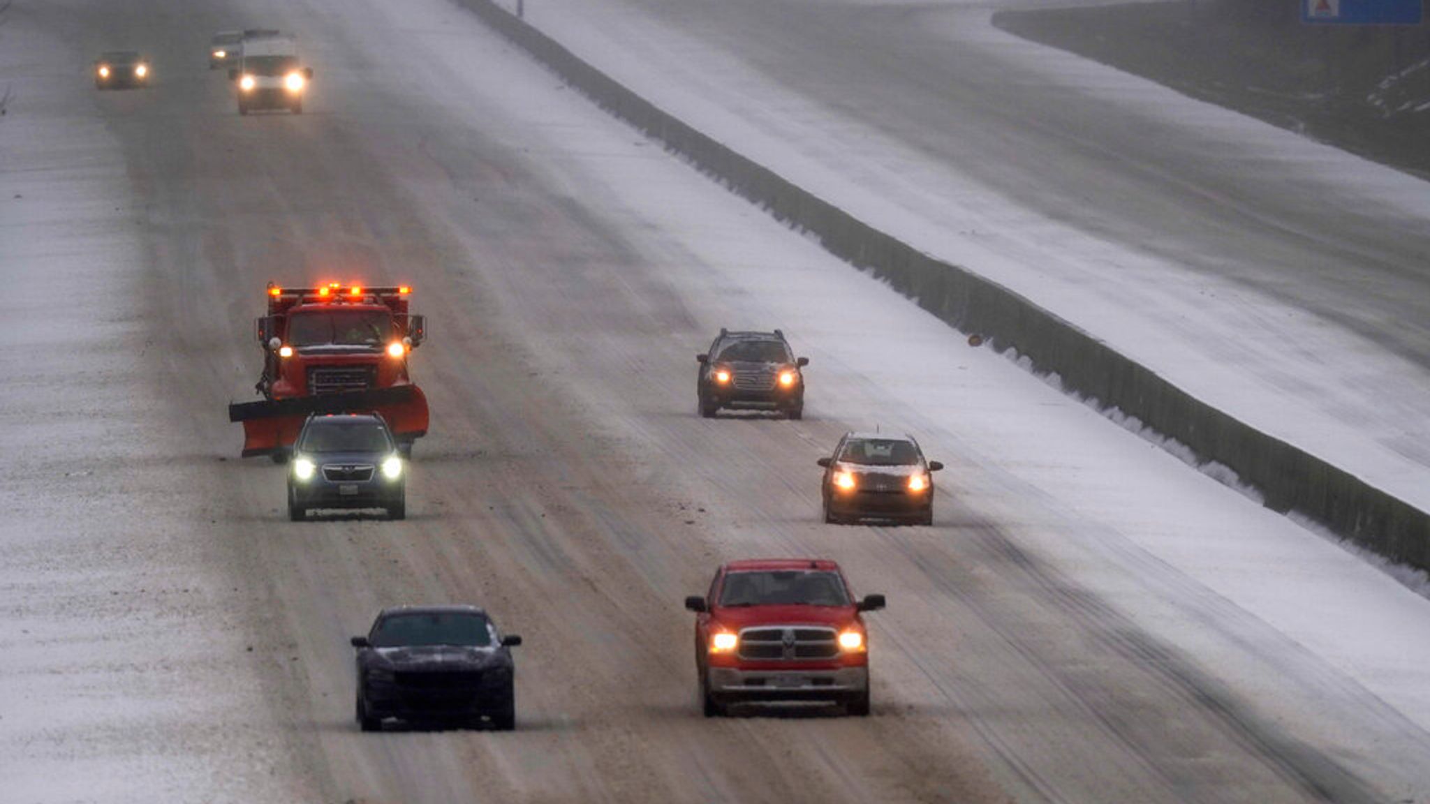 US weather: Storm Izzy heads north after causing hundreds of accidents ...