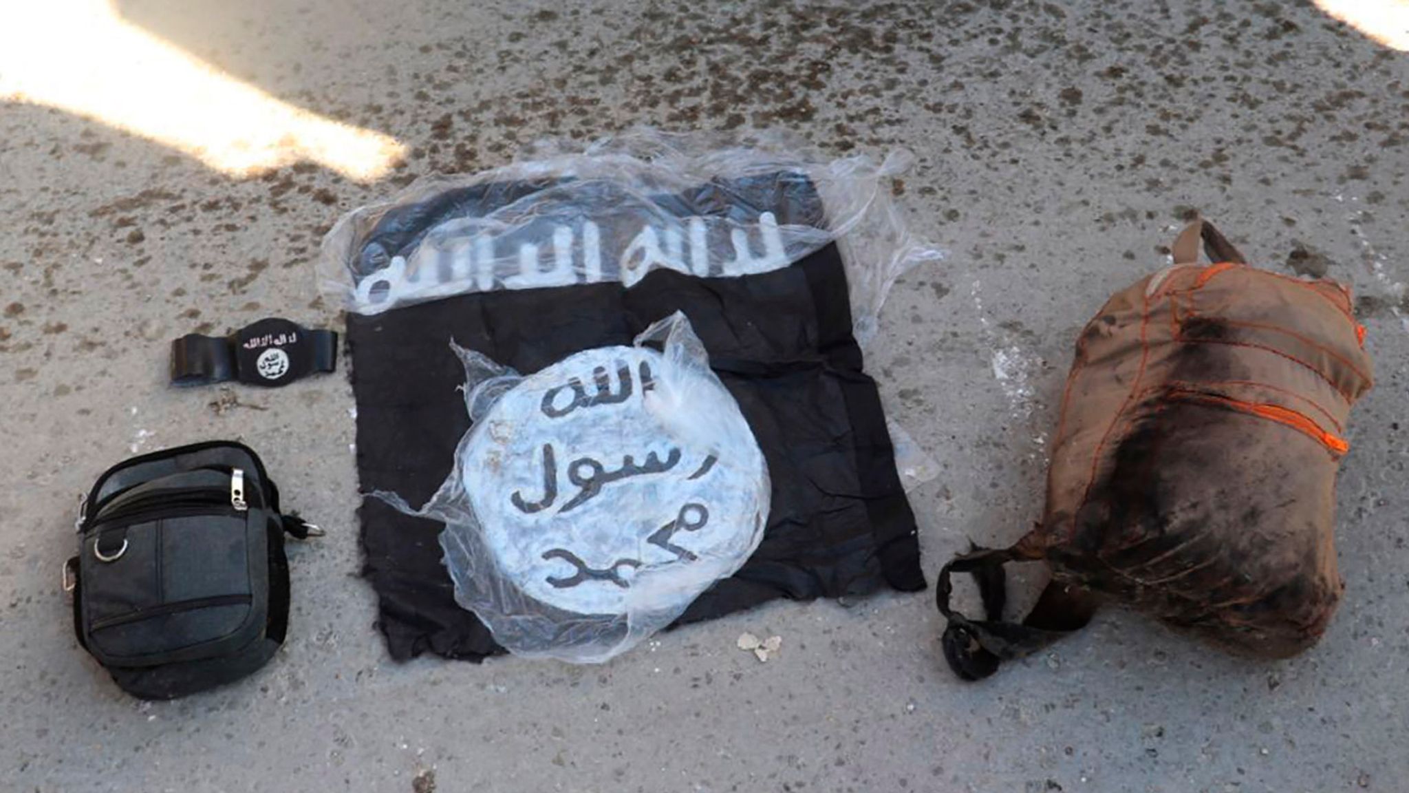 Dozens of IS fighters launch attack on Syrian prison, setting off major ...