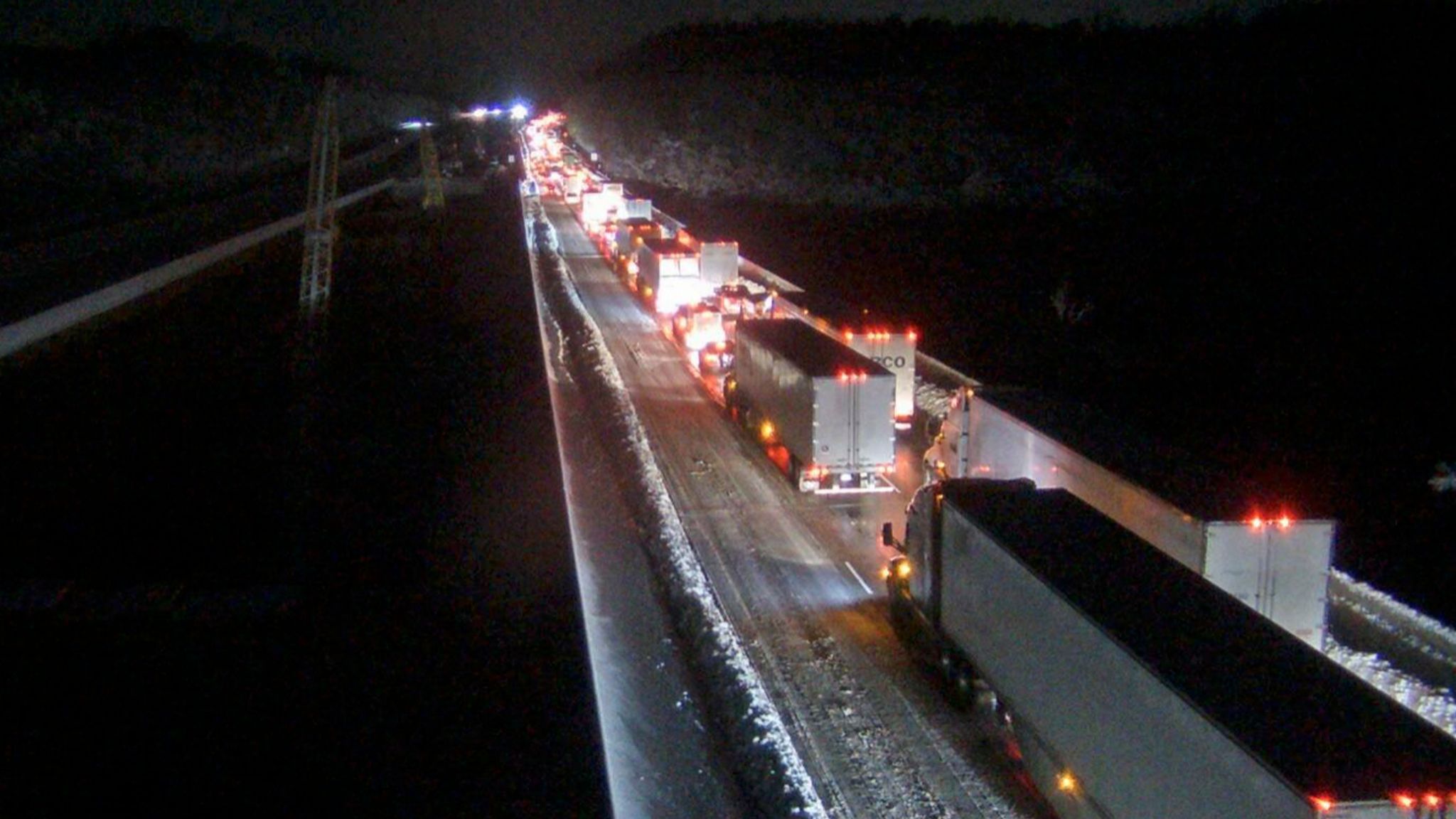 'This is unprecedented': Hundreds of drivers stranded overnight on US ...