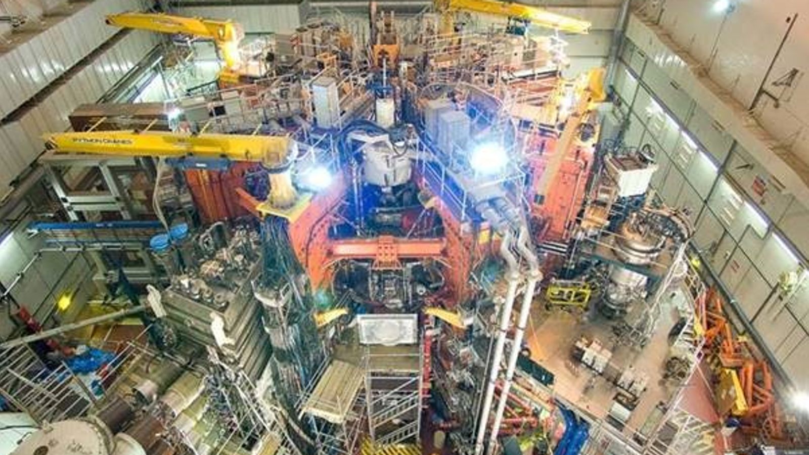 UK's record-breaking nuclear fusion reaction was '10 times hotter than ...