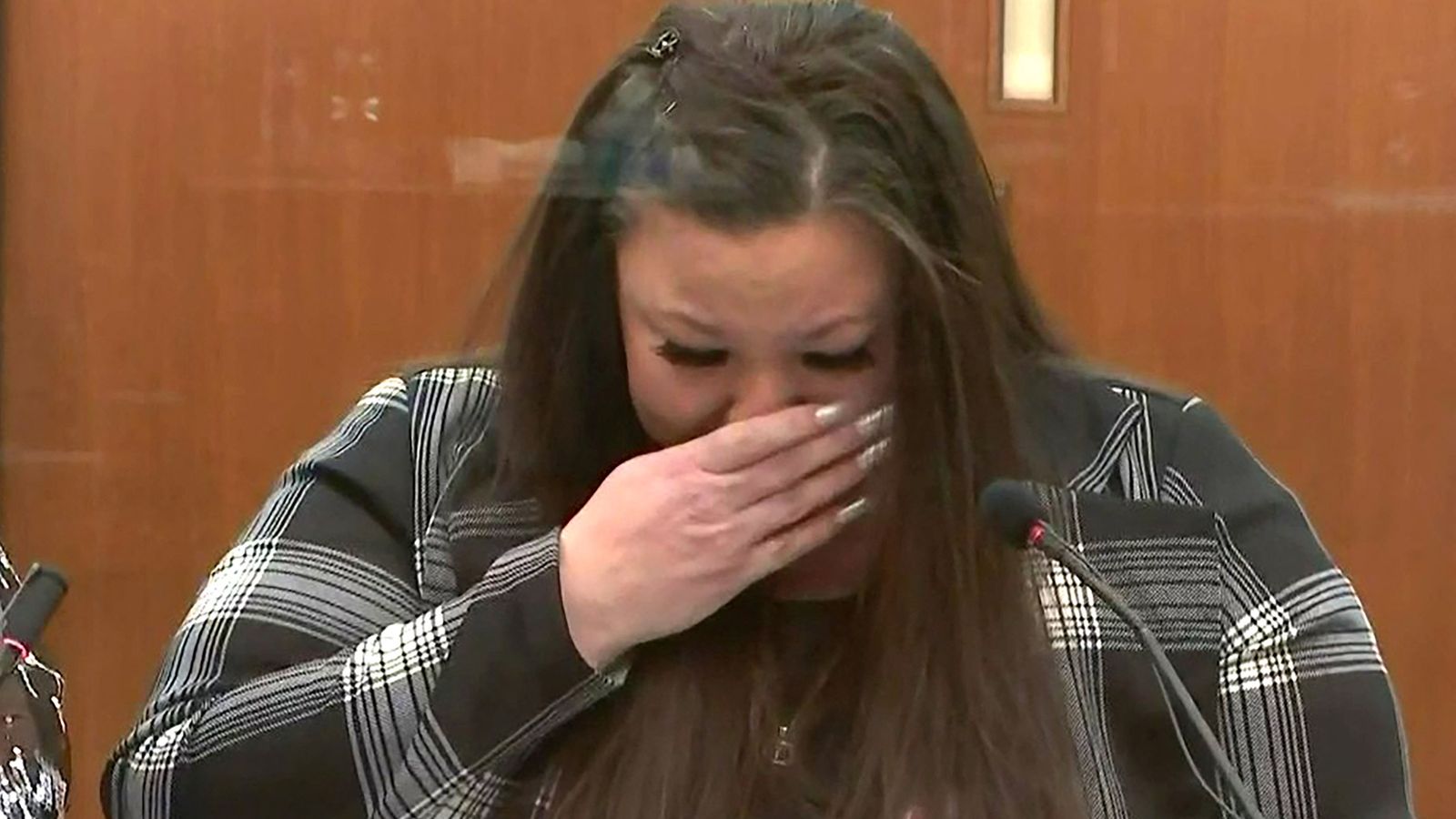 Daunte Wright: Mother of black motorist reacts after ex-police officer ...