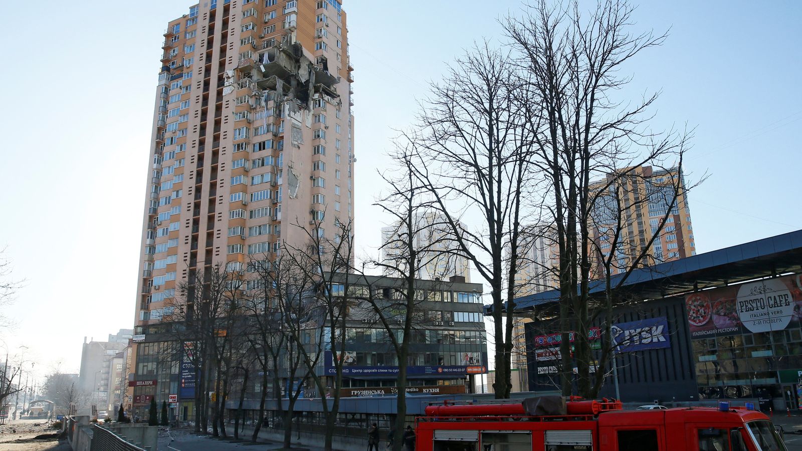 Warnings of 'street fighting' in Kyiv as Ukraine's president refuses to ...