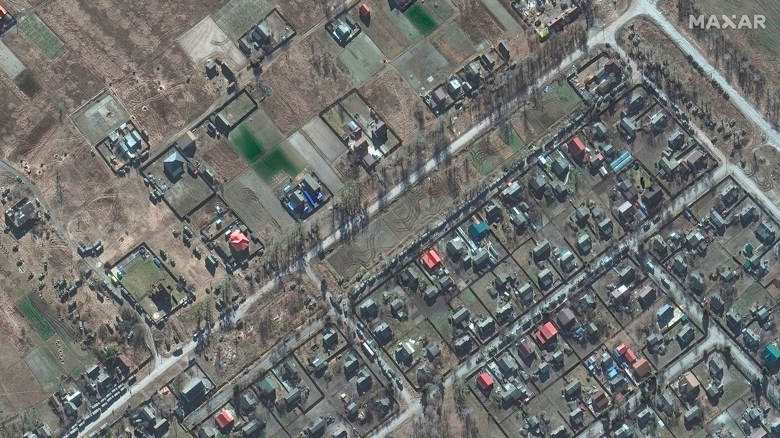 Ukraine invasion: 40-mile Russian military convoy nearing Kyiv ...