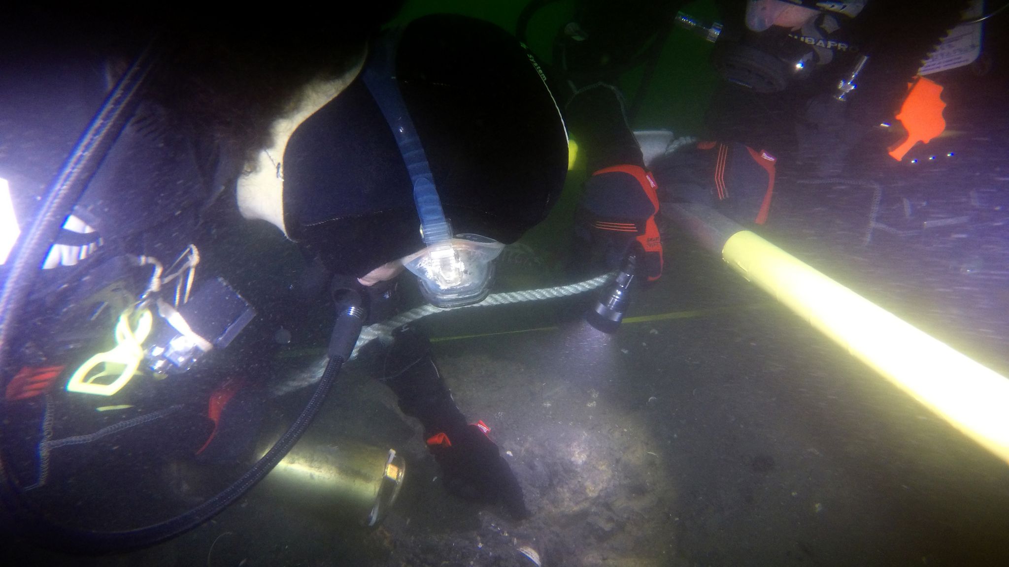 Australian experts say they have found Cook's Endeavour but US ...