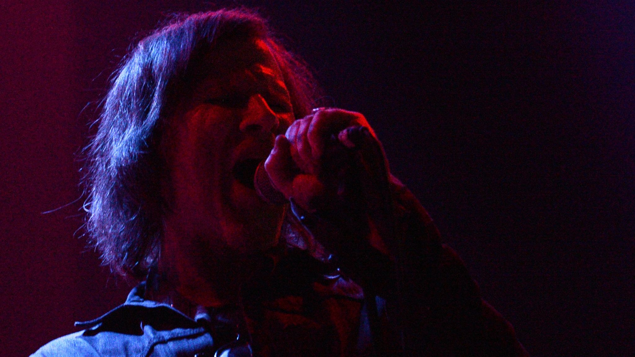 Mark Lanegan dead: Singer of Screaming Trees and Queens of the Stone ...