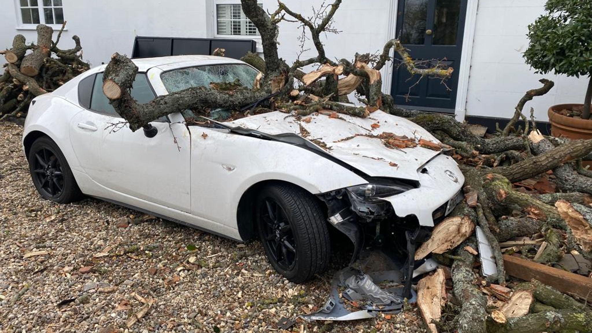 Storm Eunice: House in Brentwood severely damaged after 400-year-old ...