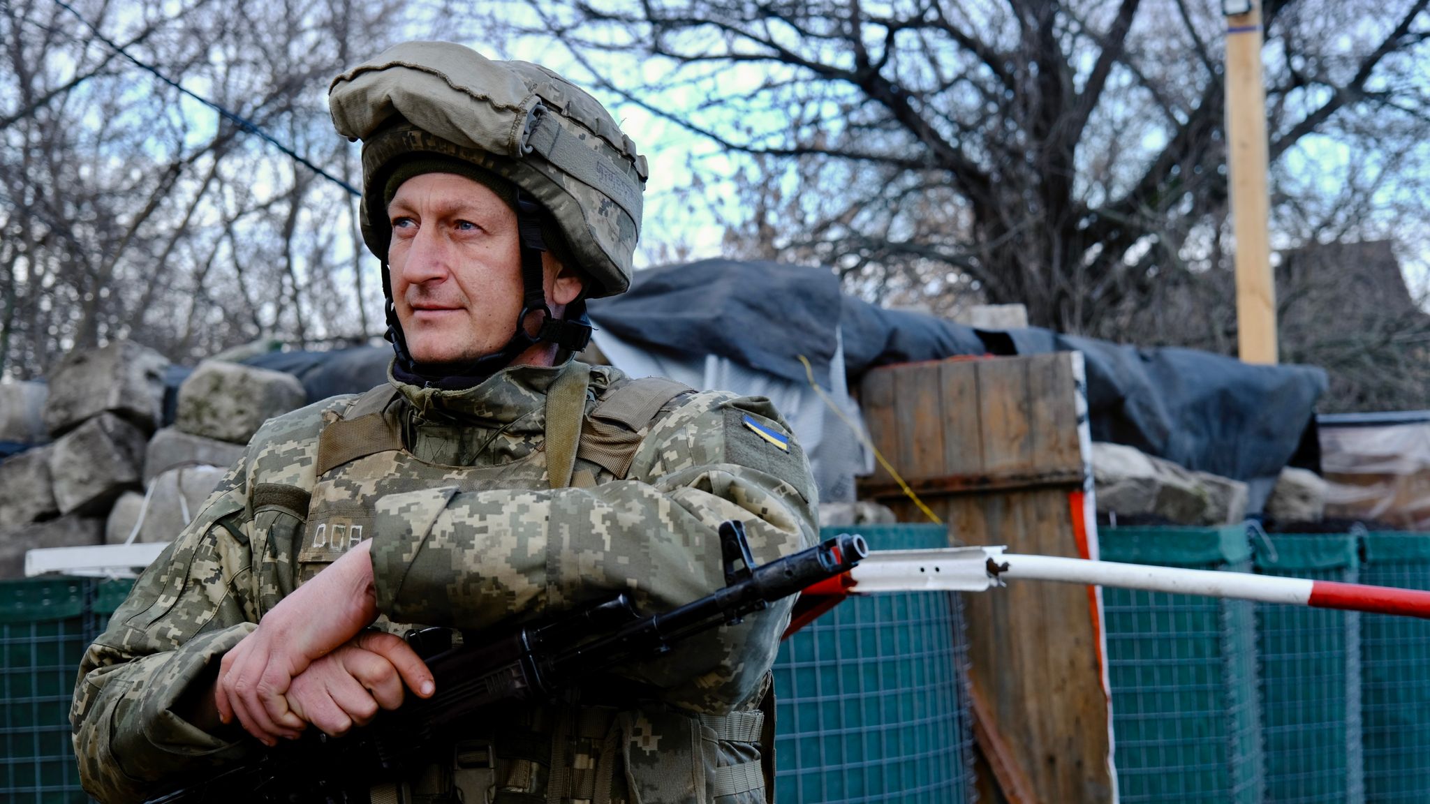 Russia-Ukraine tensions: 'Help is needed' - Low hopes in border town ...