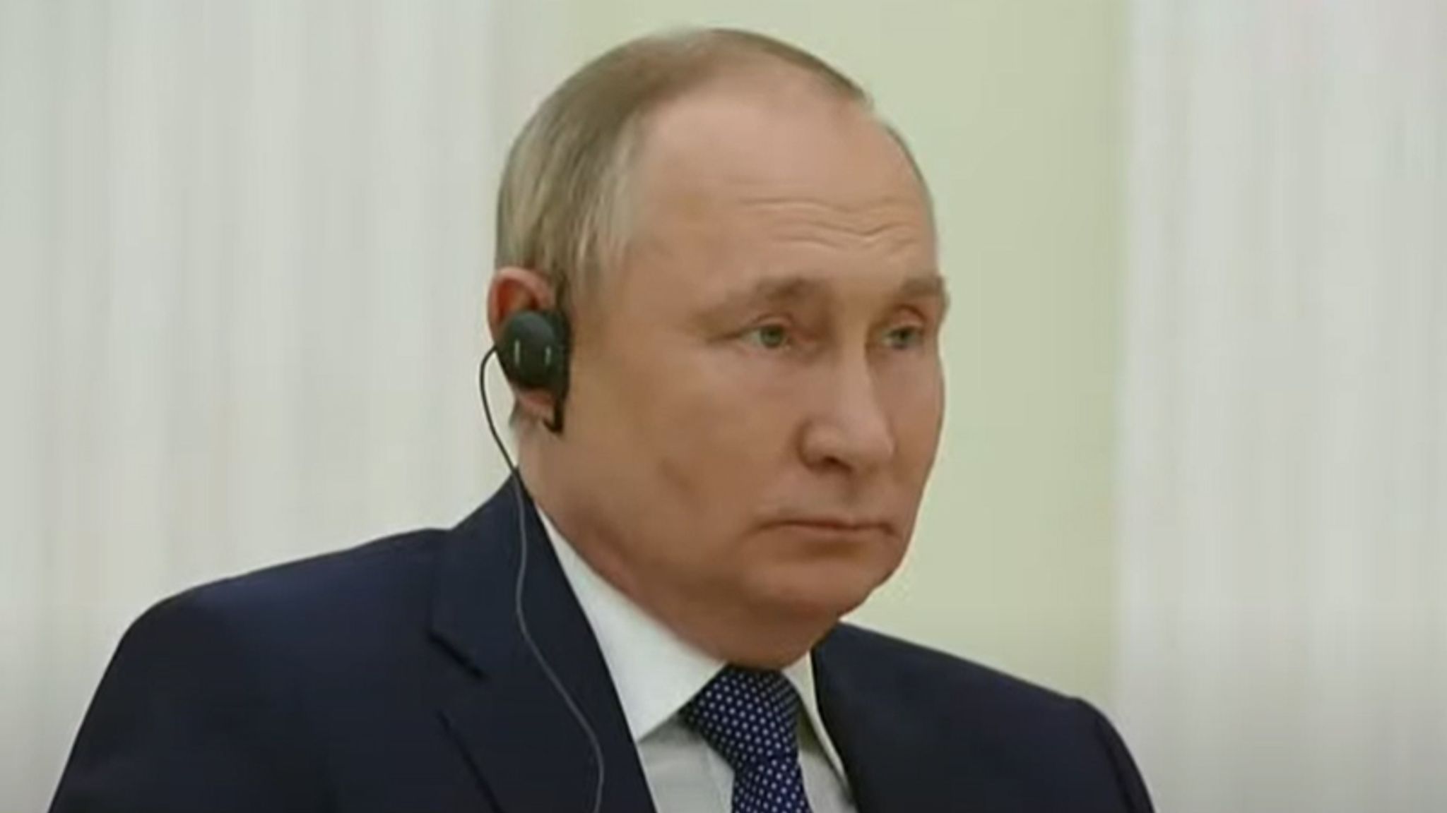 Emmanuel Macron refused COVID test before Putin meeting 'to stop Russia ...