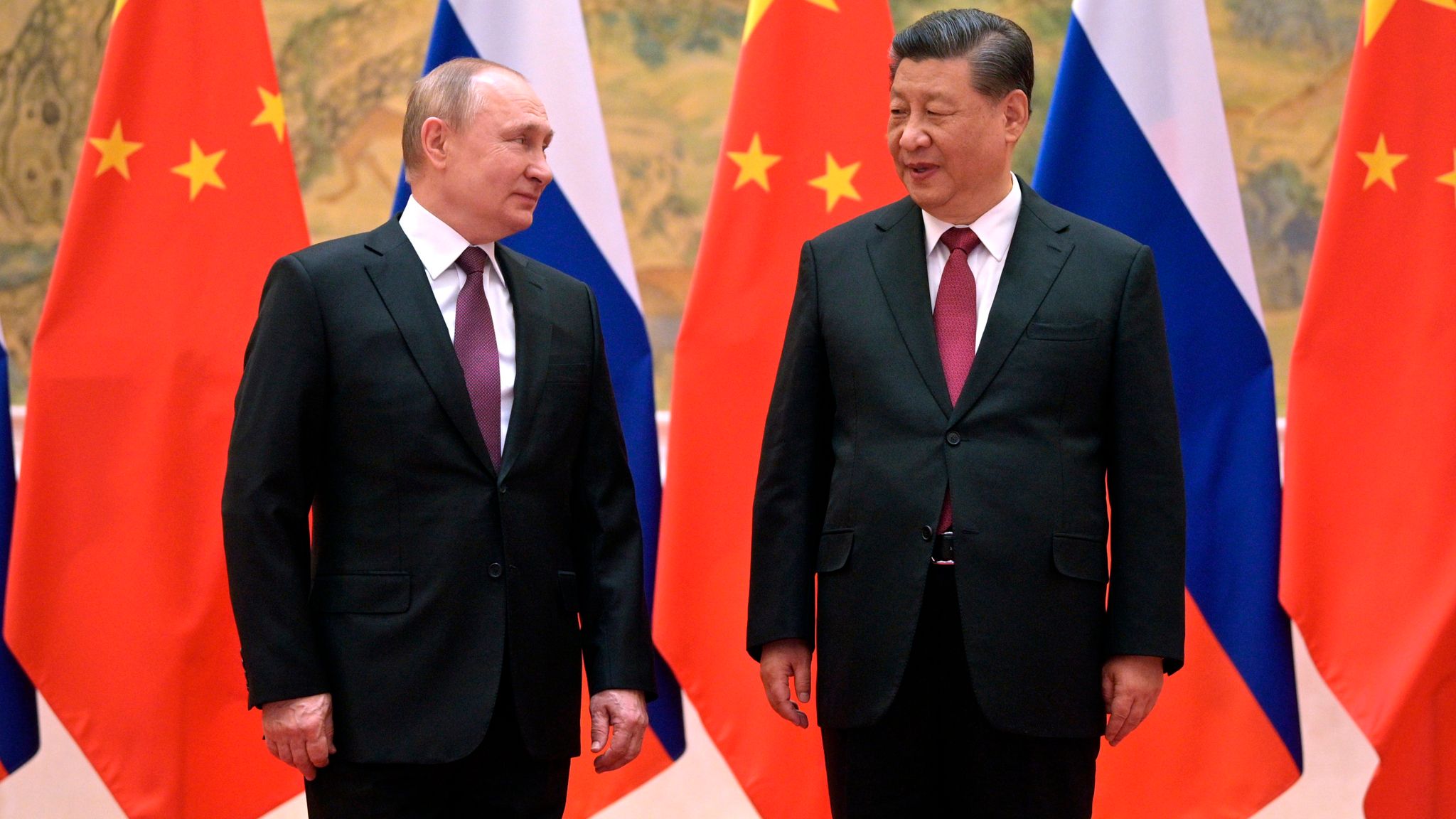 Ukraine crisis: Putin and Xi say there are 'no limits' to their nations ...