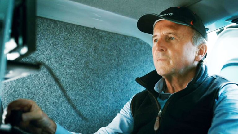 Pet Detective says that 'dog theft is out of control' | News UK Video ...