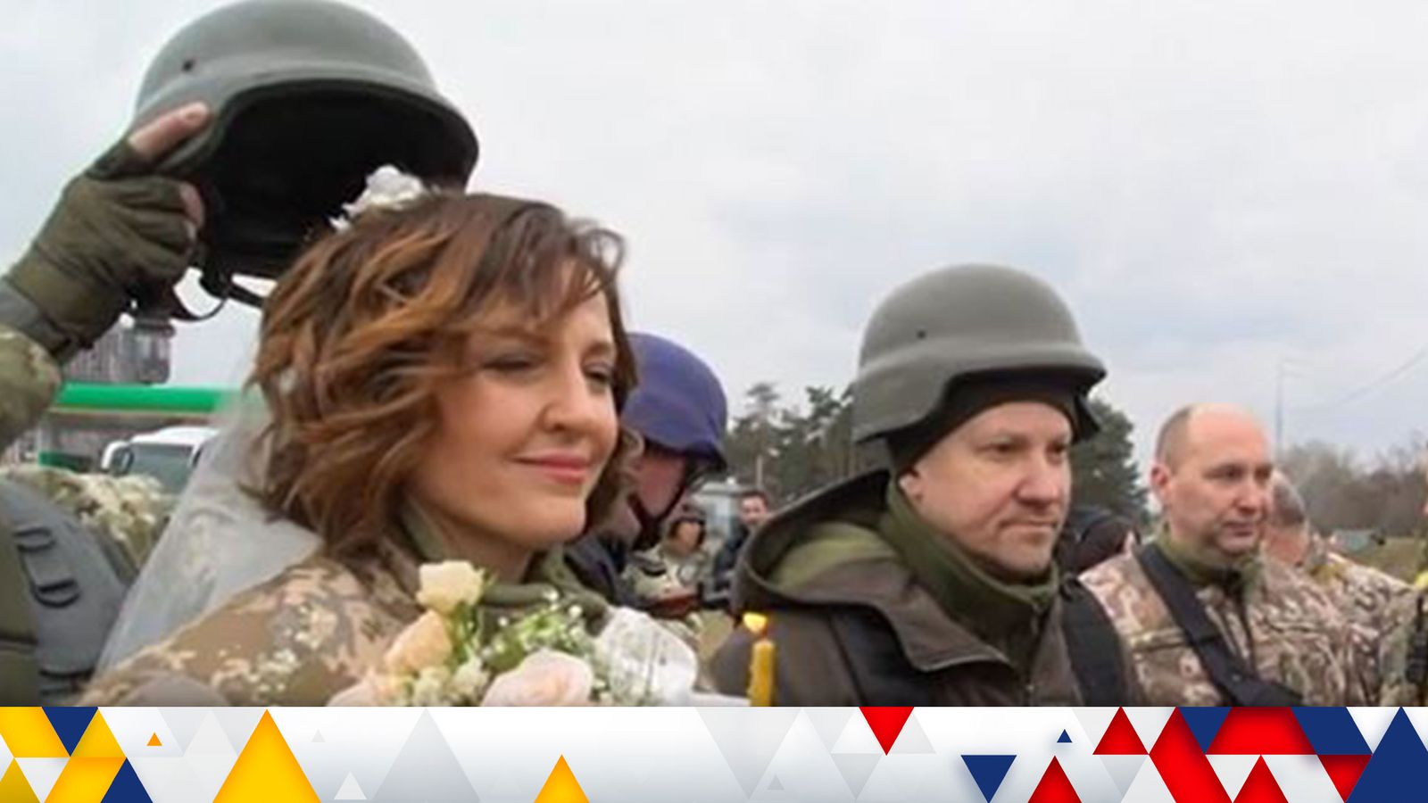 Ukraine war: Couple defending country from Russia tie the knot on the ...