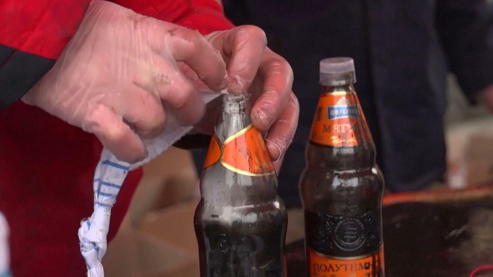 Ukraine invasion: Brewer makes Molotov cocktails to fight Russian ...