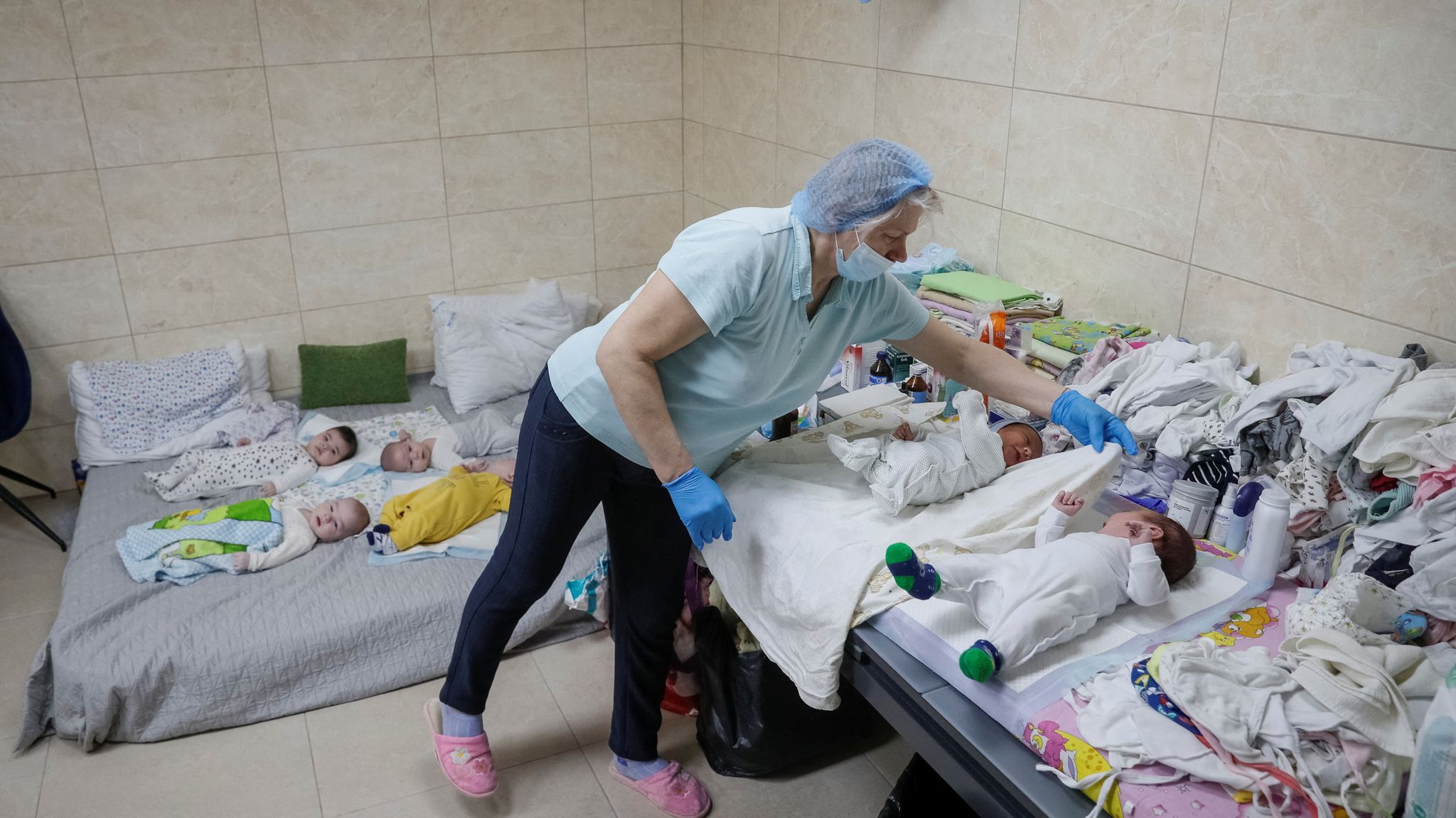 Ukraine war: Surrogate babies cared for in basements as Russia's ...