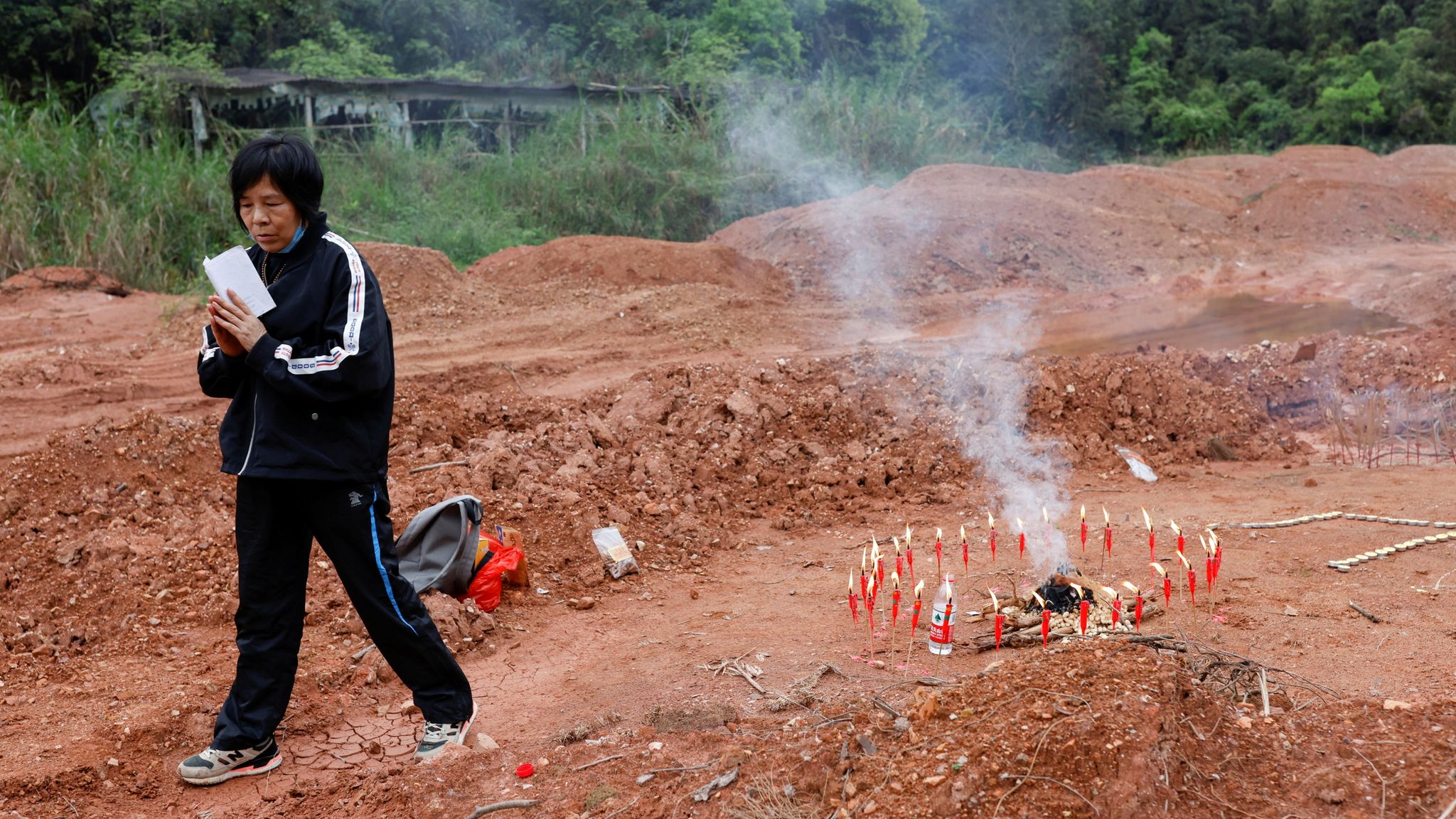China plane crash: Investigators face 'very high level' of difficulty ...
