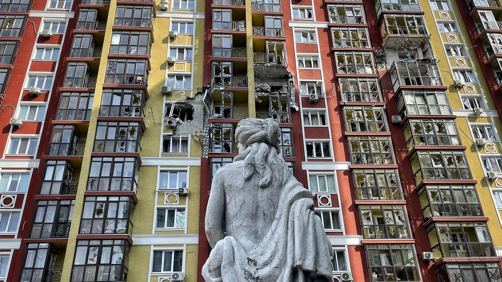 Ukraine war: 'Just 21 seconds without an attack' - inside Irpin, the ...